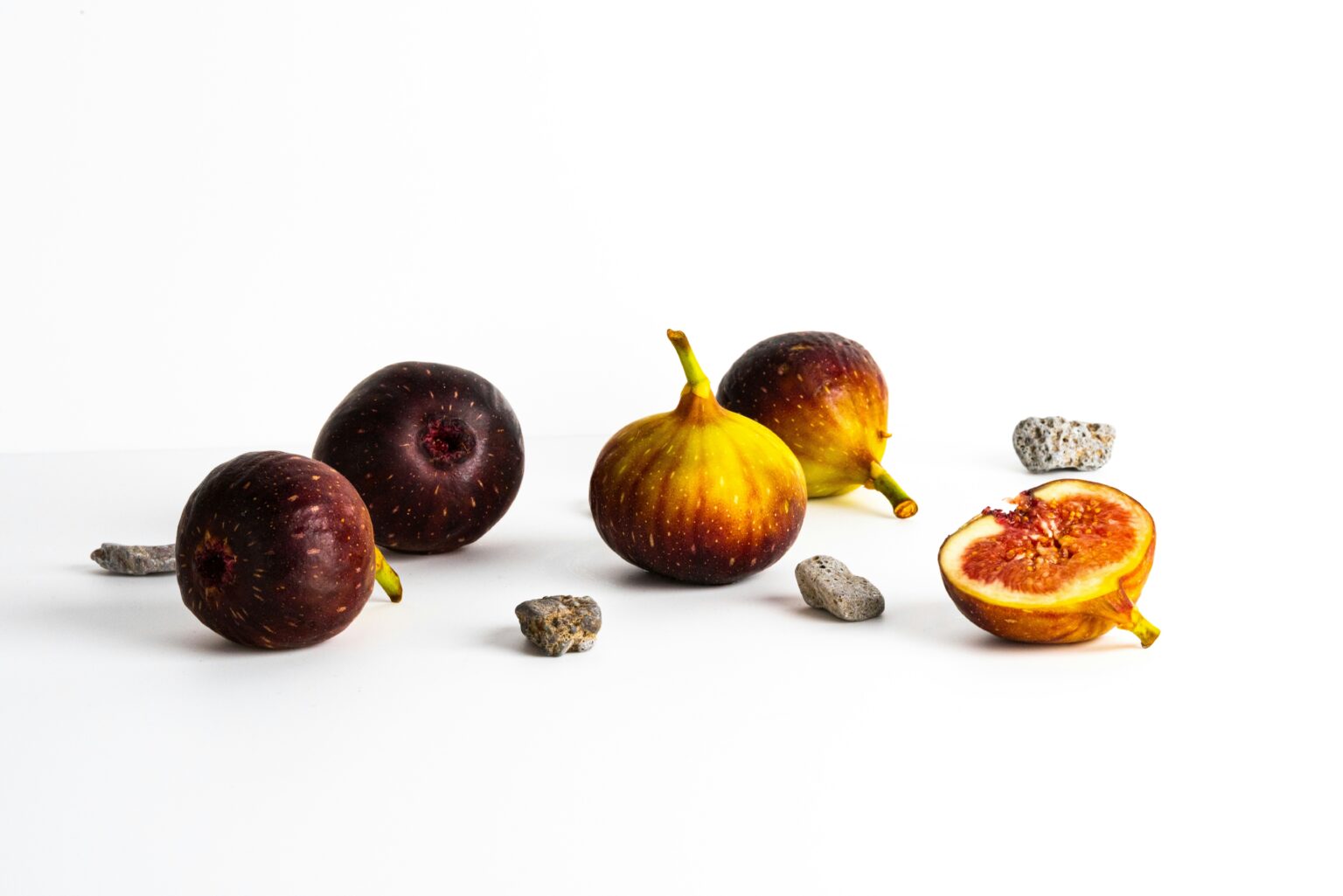 Figs: What Are, Health Benefits, Content, and Side Effects - Healthsea.com